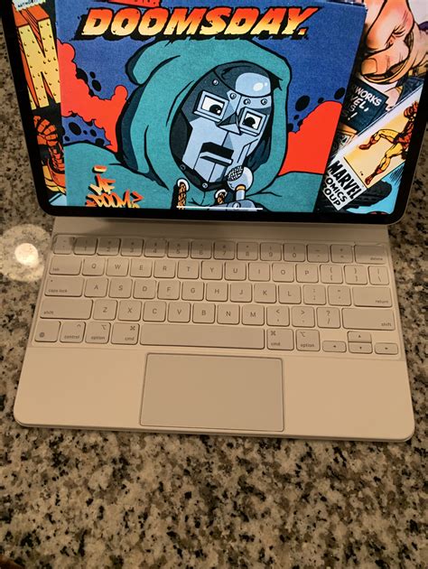 Never Thought Id See The Day Where I Choose A White Keyboard Over A