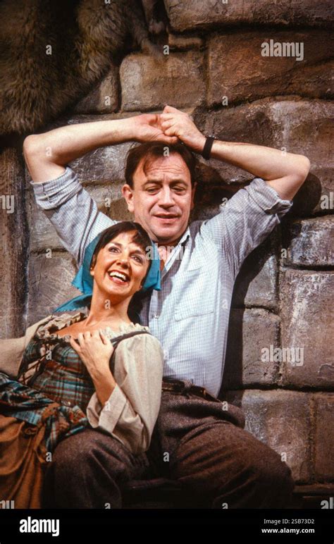 Lesley Mackie Meg Brockie Robin Nedwell Jeff Douglas In Brigadoon