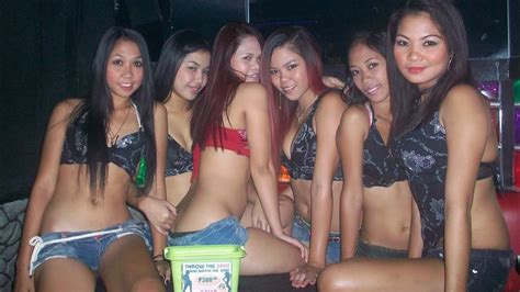 Viral Pinay Teen Jollibee Crew Pics