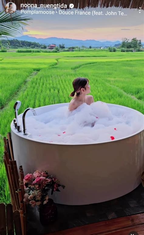 หนนา หนงธดา สลดผาลงแชอาง เปลอยกายโชวแผนหลงอวดเซกซสดๆ