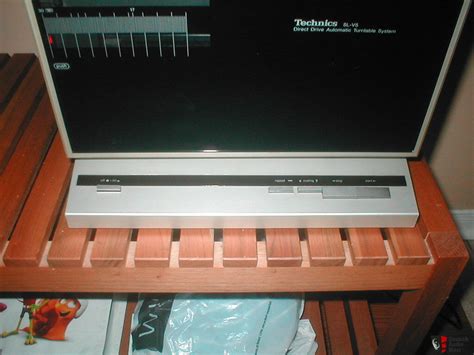 Technics SL V Vertical Standing Turntable Photo UK Audio Mart