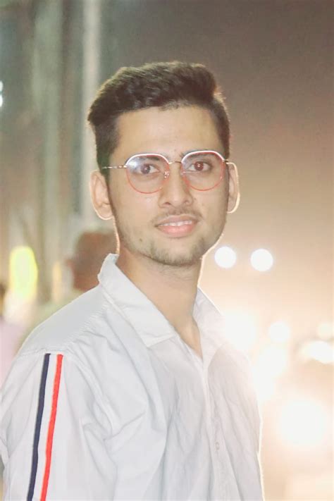 Anish Kumar Giri Medium