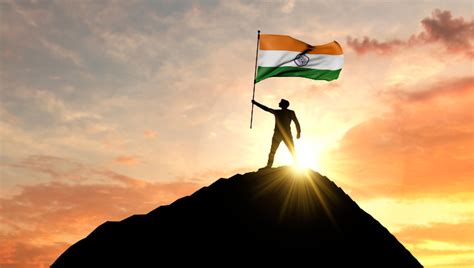 दुनिया की शान हमारा भारत Easy Desh Bhakti Poem In Hindi