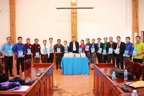 ກອງປະຊຸມຮັບສ່ອງແສງການລົງກໍ່ສ້າງຮາກຖານການເມືອງຂອງ ນັກສຶກສາ ຢູ່ເມືອງປາກງື່ມ ສະຖາບັນການເມືອງ ແລະ