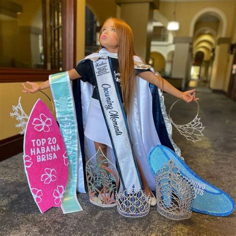 Tak Mała Miss Wygląda Bez Makijażu Niewiarygodne Ile Ma Lat Pudelek