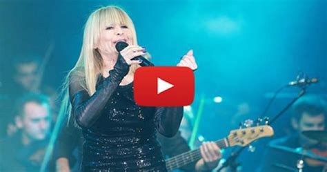 Пред нейния талант годините бледнеят Една песен на Примата на българската естрада