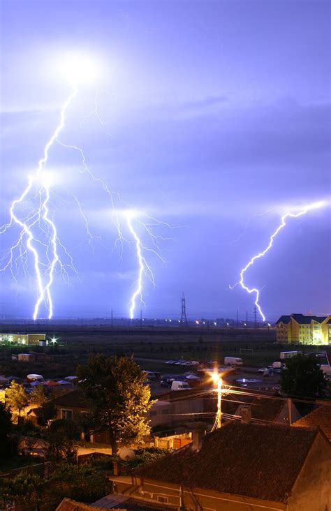 雷がジグザグに落ちる理由 雑学ネタ帳