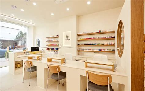 깔끔한 화이트톤 모던 16평 네일아트샵 인테리어 부천 원미동