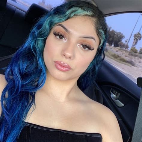 Mandyy015 On Threads