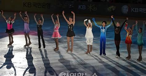 김연아와 피겨꿈나무 메리 크리스마스