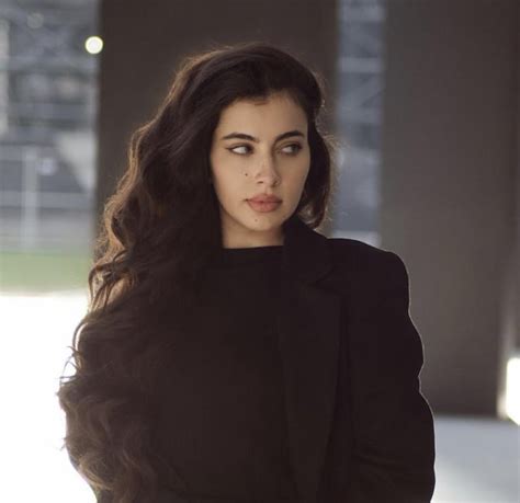 Daniela M Biah R Vindictaratecelebs