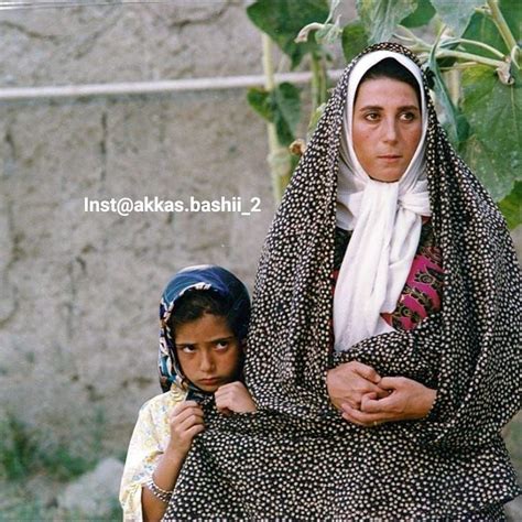 خانم فاطمه معتمد آریا و باران کوثری در نمایی از فیلم روسری آبی به