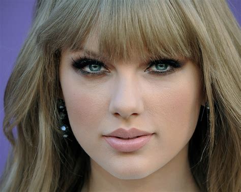 2000x1599 Resolution Taylor Swift Face Makeup 2000x1599 Resolution