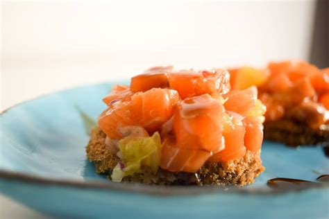 Тартар из семги с освежающим цитрусом - СделаемВкусно.ру