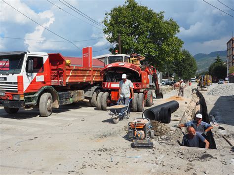 Пецаков Градежните активности за поставување на нова атмосферска канализација на улицата „7ми