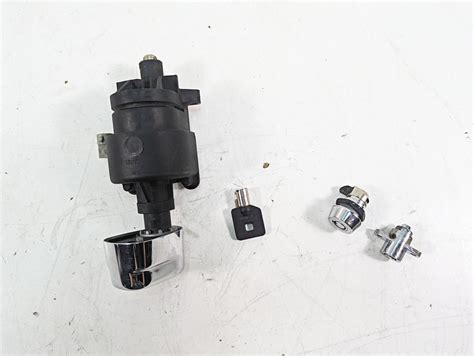 2014 Harley Touring Flhtk Electra Glide Ignition Switch Key Lock Set 71400012b Mototech271
