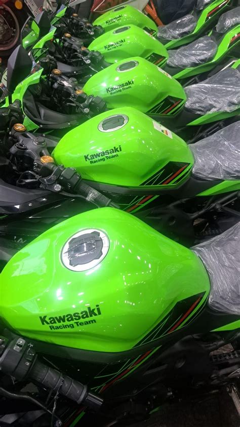 کاوازاکی نینجا ۲۵۰چهار سیلندر۱۰ماه بدون سود در تهران ۱۶ فروردین ۱۴۰۴