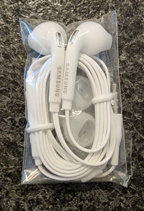 Original Samsung Wired Earbuds Bnib Mobile Phones Gadgets Mobile Gadget Accessories