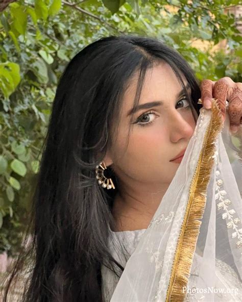 1035 Girls Dp Images Photos Pictures And Wallpapers New 2025