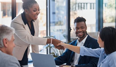 Navigating HR Challenges in Mergers and Acquisitions - Sociabble