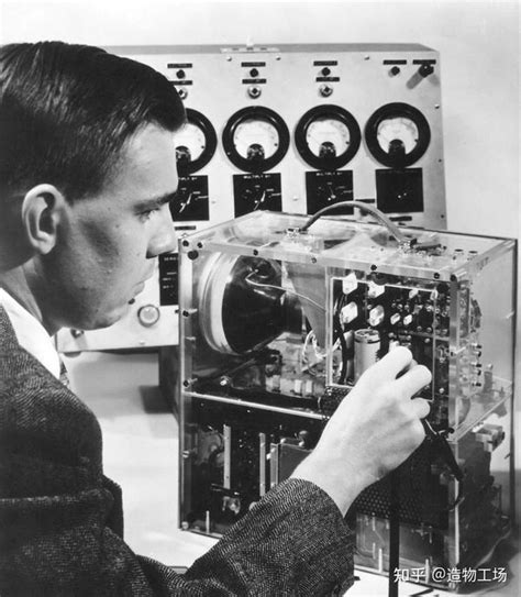 第一个晶体管背后的故事 知乎