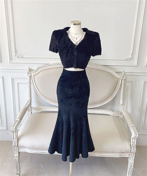 우아르 넬쥬 실크퍼 머메이드 롱스커트 결혼식 하객룩 데이트룩 파티룩 브라이덜샤워 셀프웨딩 연말모임룩 겨울스커트 앙고라스커트 머메이드스커트