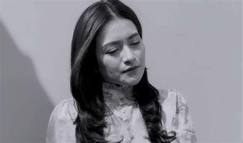 Nangis di Depan Umi Pipik, ini Alasan Nathalie Holscher Buka Hijab