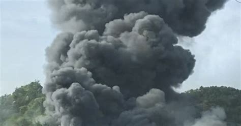 밀양 한국카본 2공장 화재 치솟는 검은 연기