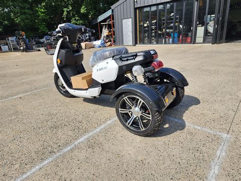 Kr모터스 전동스쿠터 이스코트리 신차팝니다 판매가 255만원 국가보조금 받는 전동삼륜스쿠터 경상남도 김해시 안동 오토바이판매 수리 당근 비즈 소식