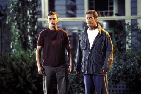 Signs 20th Anniversary How M Night Shyamalan Wields Faith In His
