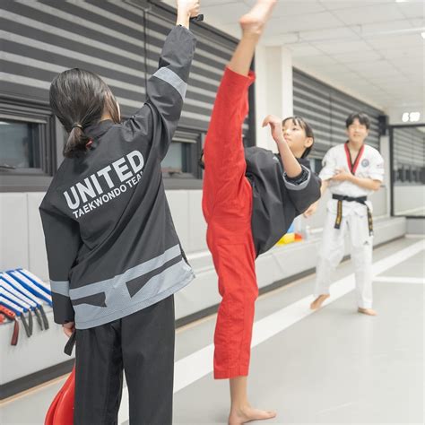 이천 유나이티드 다온태권도장 시범단 미트 발차기🥋 태권도발차기 기본발차기 미트발차기 유연성