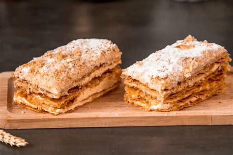 Пирожное «Наполеон купить с доставкой в Москве от производителя «Пралине