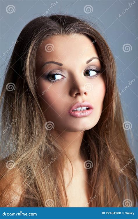 Ritratto Di Bella E Giovane Donna Sexy Fotografia Stock Immagine Di Testa Signora