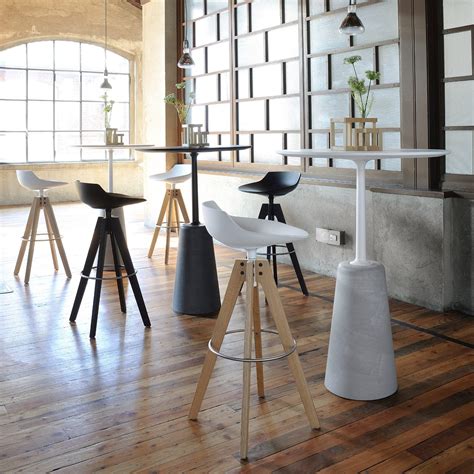 Taburete elegante FLOW STOOL - Estudio Lofft