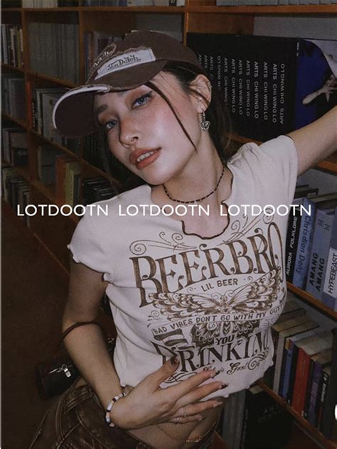 Lotdootn Y2k 빈티지 레터 프린트 크롭탑 슬림 스트리트웨어 하라주쿠 고스 반팔 하이 스트리트 티셔츠 2023