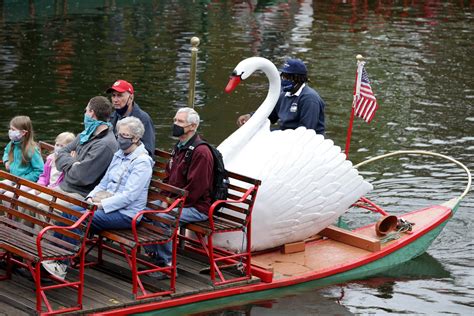 Swan Boat Rides Public Garden Fasci Garden