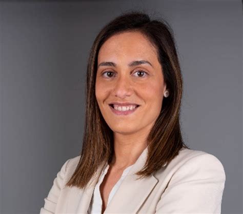 Conozca A Los Empleados Del Centro De Datos Laura Salinas De La Free Word Template