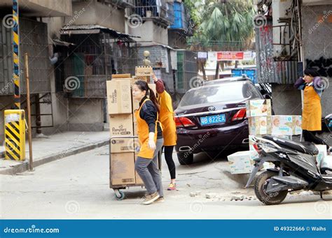 Shenzhen China Loading And Unloading Of Goods Editorial Photo Image Of People Shenzhen