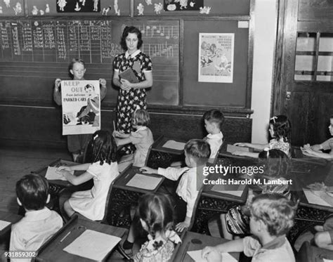Classroom Chart Photos And Premium High Res Pictures Getty Images