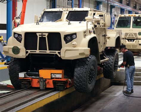 Oshkosh Jltv First Drive Review Motor Trend Is This The Next Hummer
