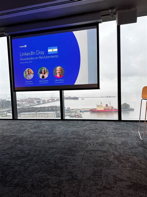 Presentes En El Evento De Linkedin En Las Oficinas De Microsoft Ana