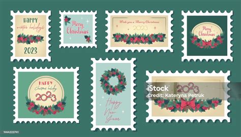 빈티지 크리스마스 우표 세트 겨울 휴가 소인의 다양 한입니다 크리스마스 화환이 있는 아름다운 종이 우편 스티커 인사말 황금 텍스트입니다 벡터 평면 그림 12월에 대한 스톡