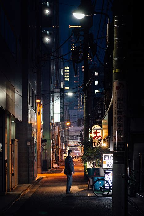 Dacian Groza și Povestea în Imagini A Orașului Tokyo Designist