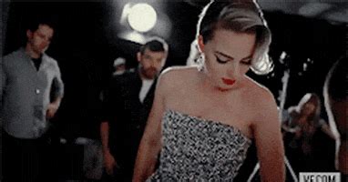 Margot Robbie GIF Find Share On GIPHY