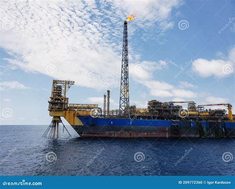Floating Production Storage And Offloading Fpso Vessel Oil And Gas