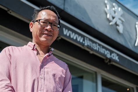 40 år Med Jin Shing Sådan Startede Den Legendariske Grillbar Aalborg Ligeher Nu