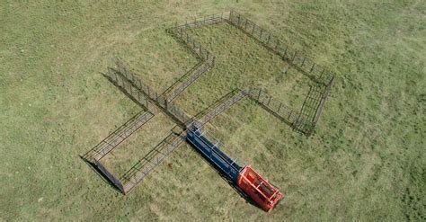 Docs Freestanding Portable Corral Panels And Gates Gobob Pipe And Steel