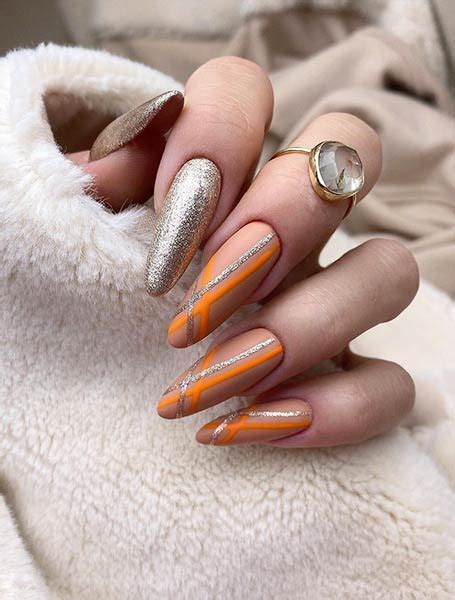 ۴۰ مدل کاشت ناخن بادامی، مدلی بسیار شیک برای خانم های باکلاس رز سرخ