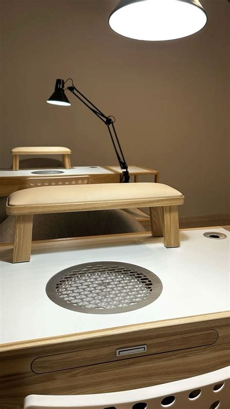 рабочее место мастера маникюра студия маникюра