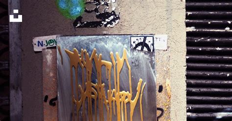 Rectangular Mirror Photo Free Graffiti Image On Unsplash